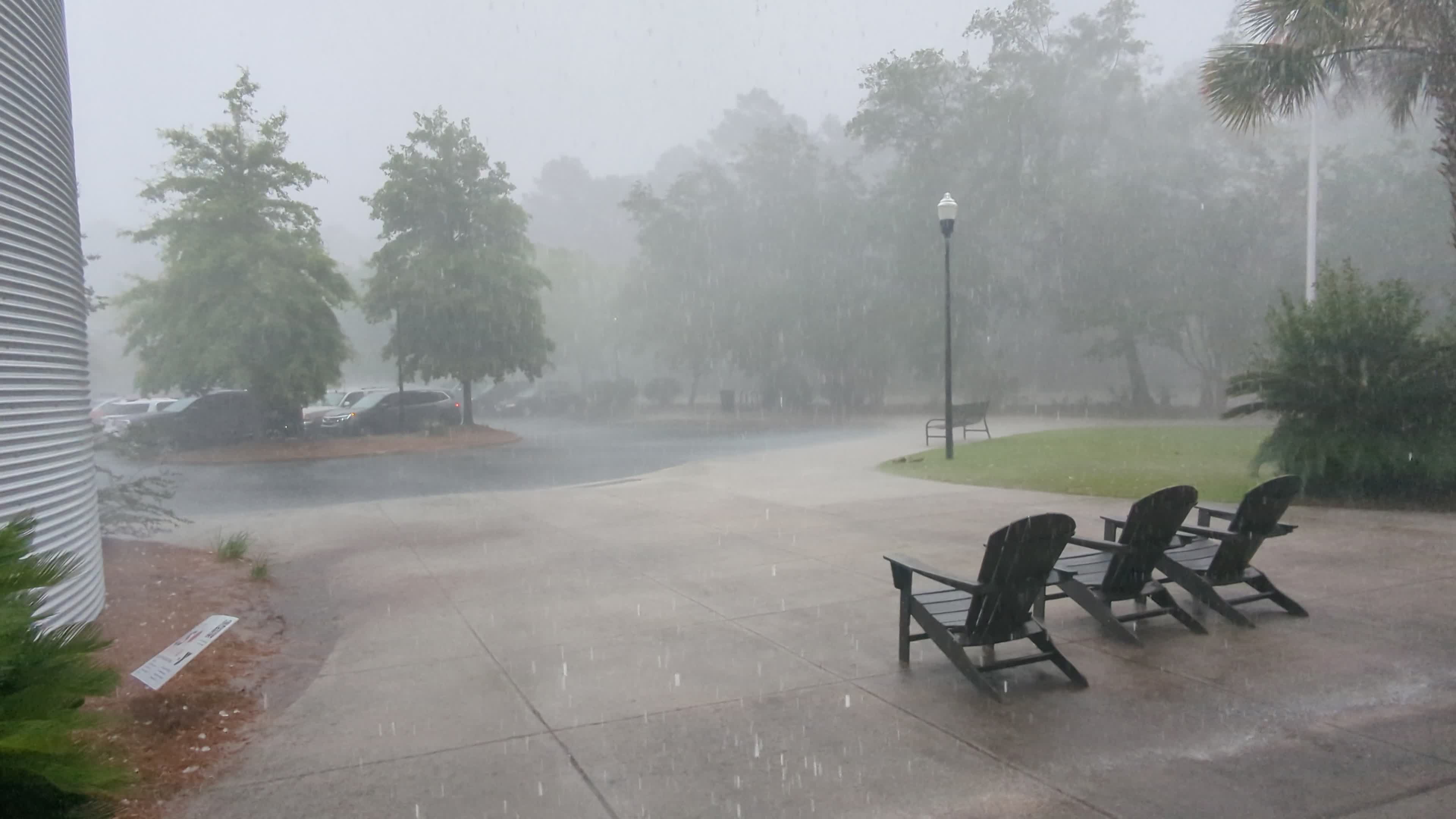 Rain storm at the Ponds in Summerville – WCBD News 2
