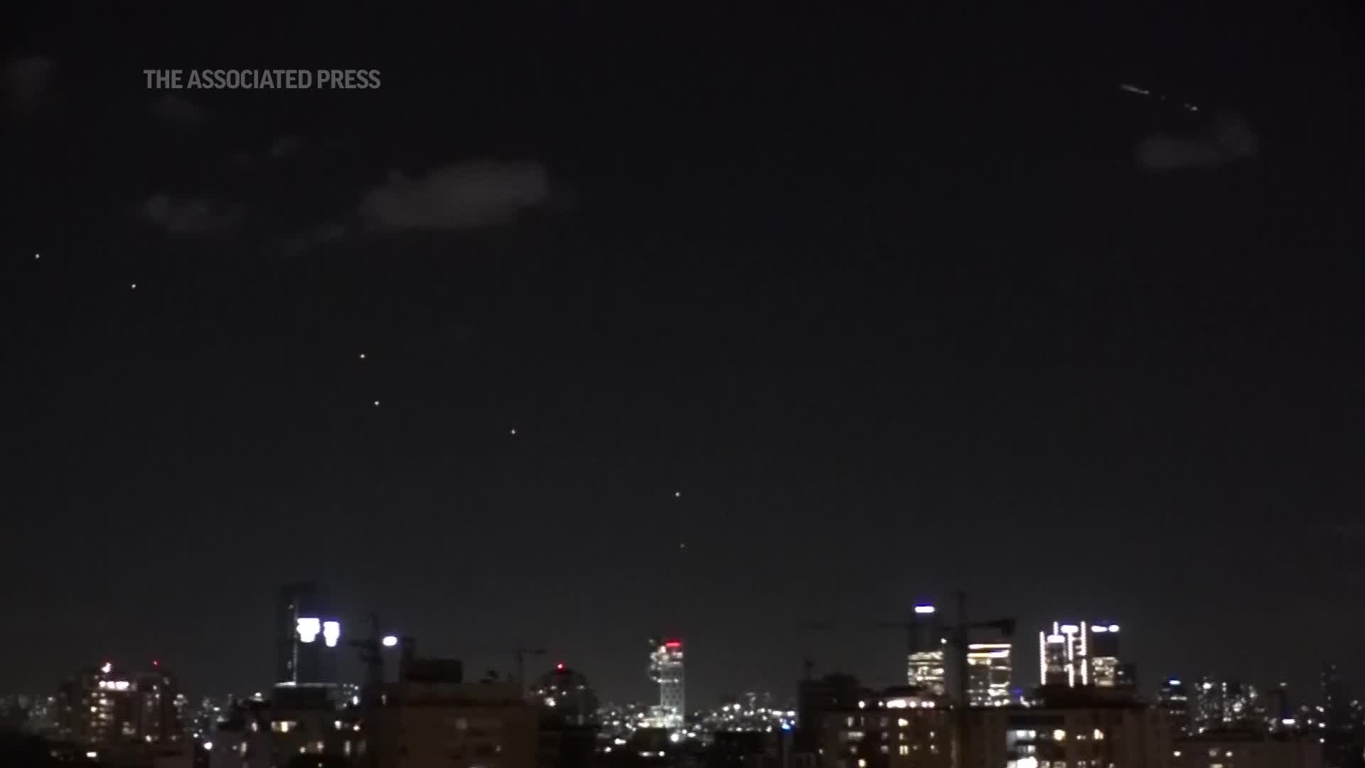 Israeli air defenses fire on Iranian missiles targeting Tel Aviv – WJBF