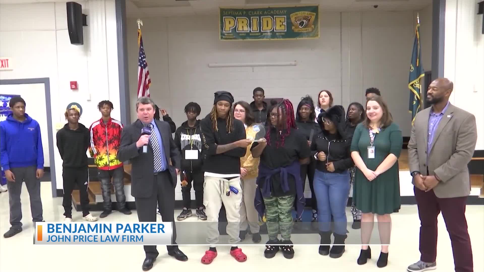 Ms. Grace Barry receives Cool Teacher award – WCBD News 2