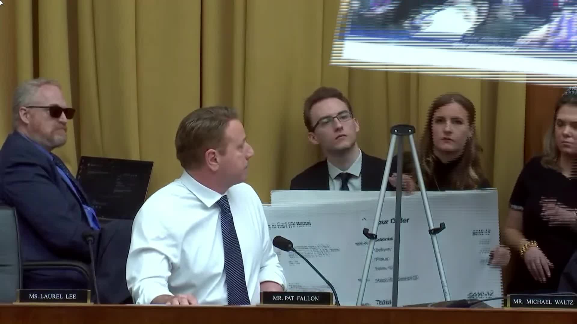 Acting Secret Service Agent and Congressman scream at each other during ...