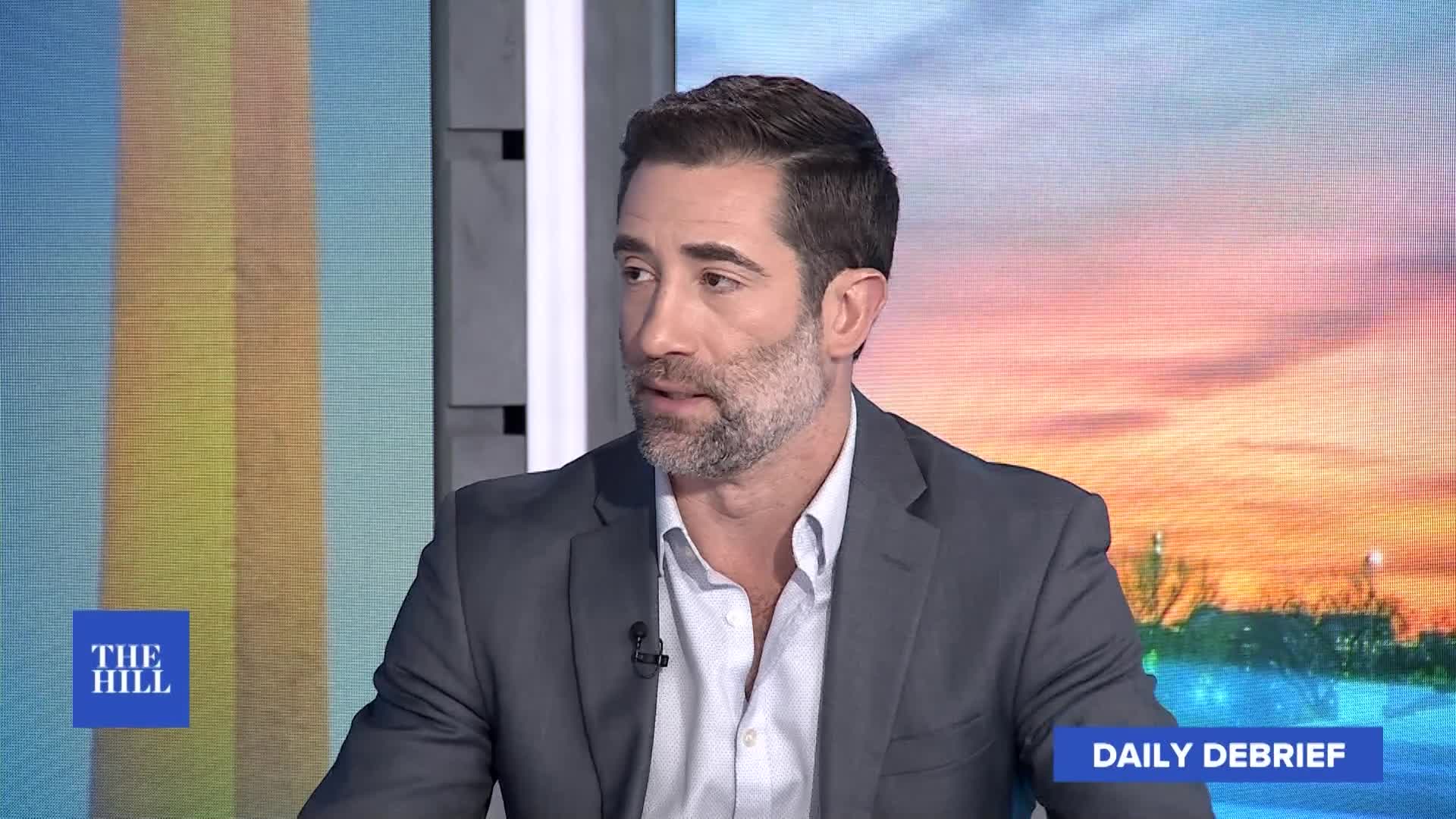 Gunman in fatal UnitedHealthcare CEO shooting left messages on ...